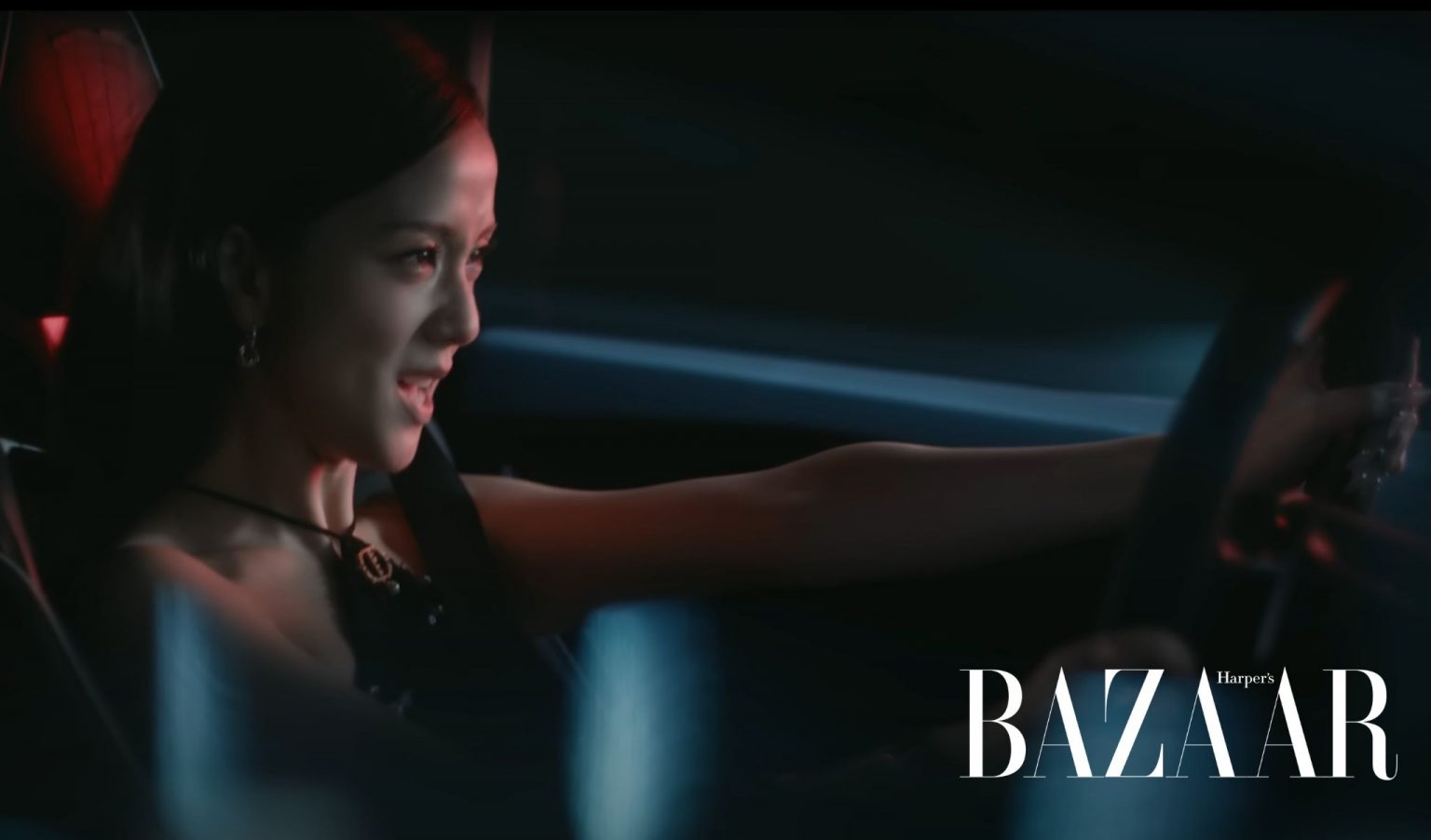 Earthquake, cơn địa chấn phô diễn những thế mạnh của Jisoo | Harper's Bazaar Việt Nam