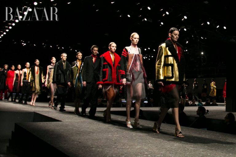 Prada bị kéo vào scandal của Kim Soo Hyun-Kim Sae Ron | Harper's Bazaar ...