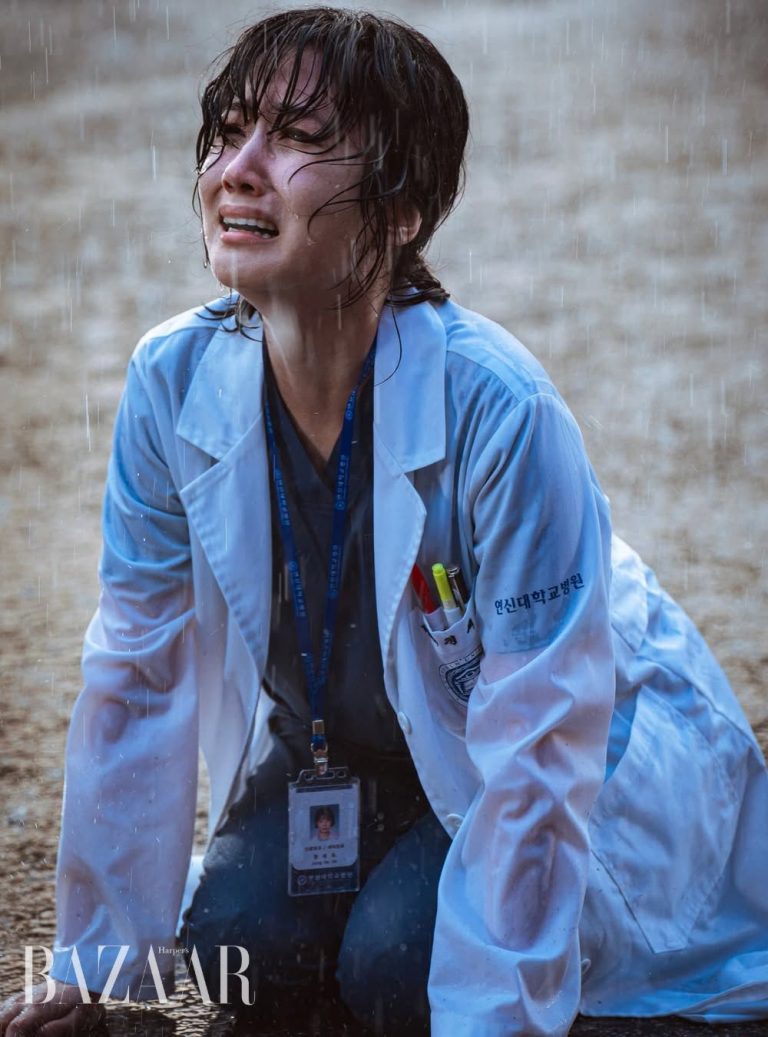 Park Eun Bin hóa bác sĩ bất nhân trong phim Hyper Knife | Harper's Bazaar Việt Nam