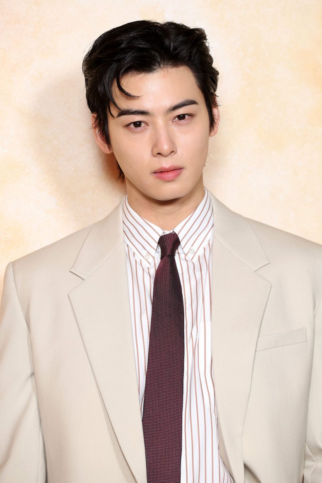 Rosé trở về với hình tượng ngọt ngào dự show Saint Laurent | Harper's ...