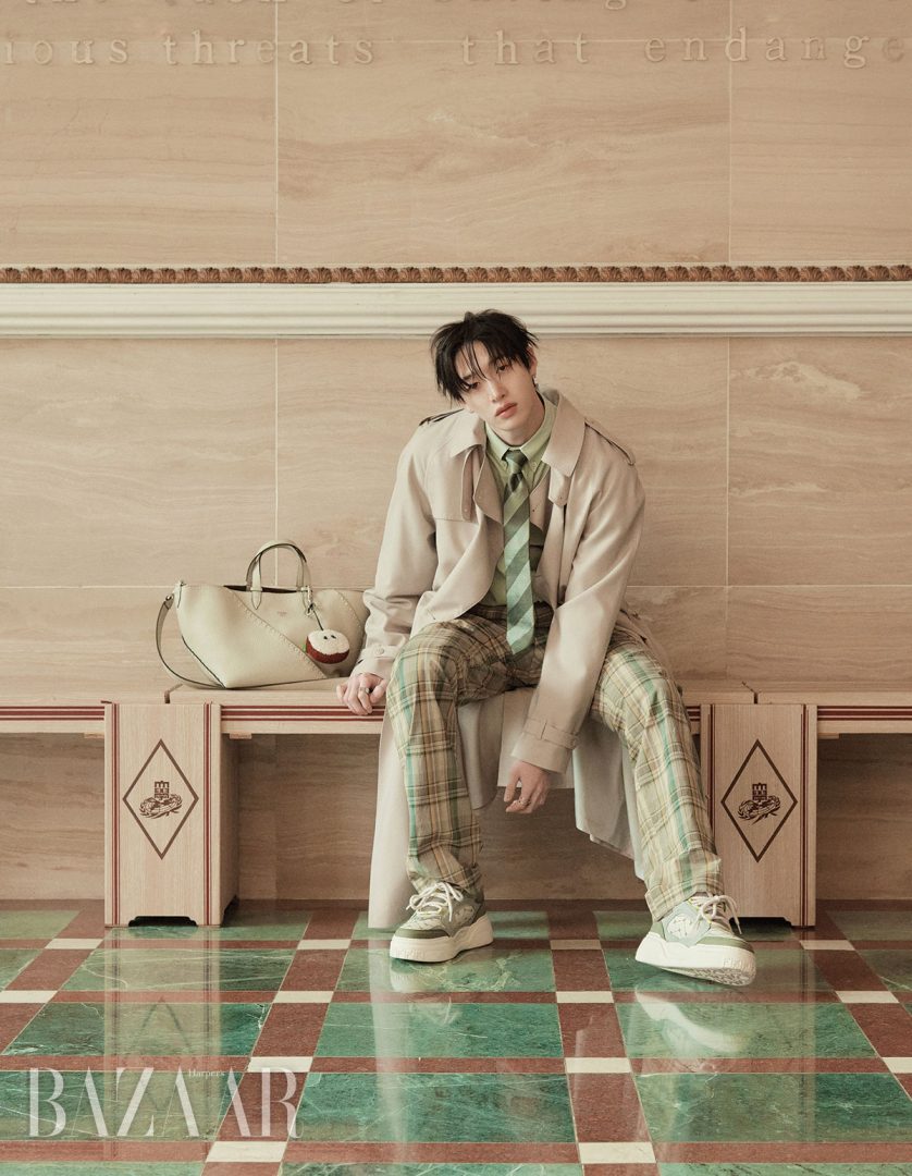 Bang Chan preppy học đường với Fendi mùa Xuân Hè 2025 | Harper's Bazaar ...