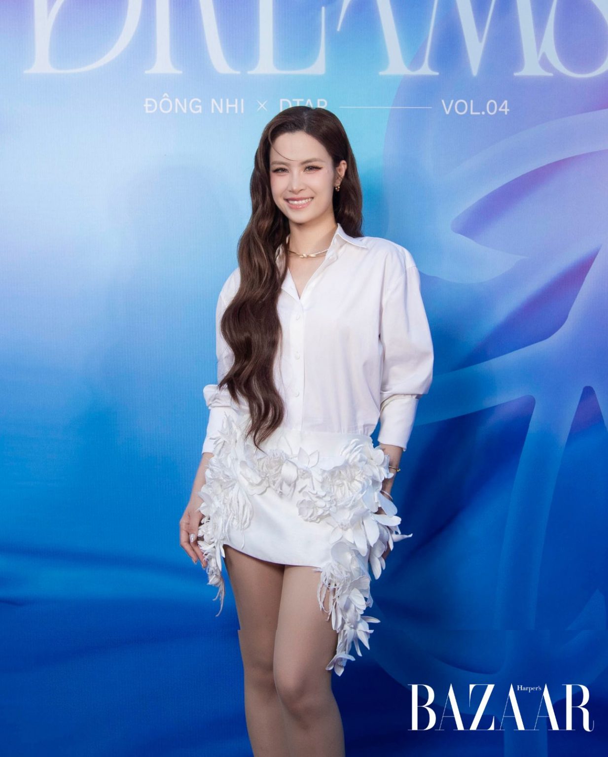 Hội bạn thân mừng Đông Nhi comeback với album Theater of Dreams ...
