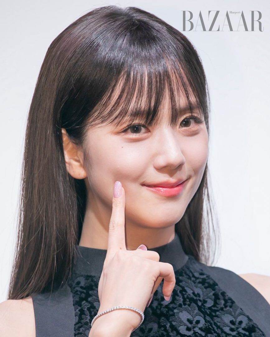 Jisoo, Han So Hee, Mingyu cùng thả tim aegyo tại triển lãm Dior | Harper's Bazaar Việt Nam