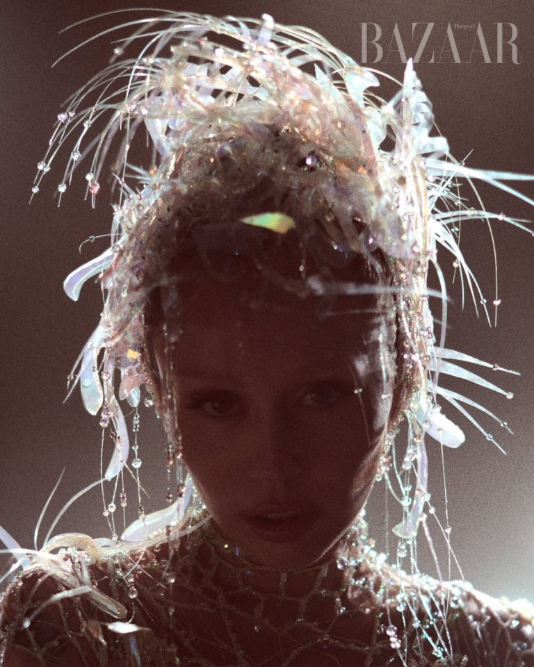 Miley Cyrus chứng tỏ đẳng cấp nhà sưu tầm Mugler sành sỏi | Harper's ...