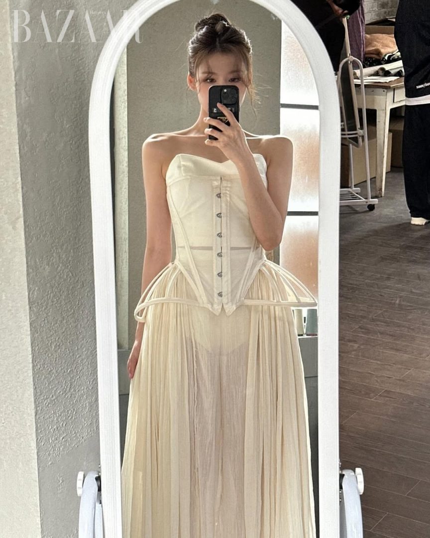 Rococo-Core đưa hơi thở lãng mạn Pháp vào tủ đồ hiện đại | Harper's ...