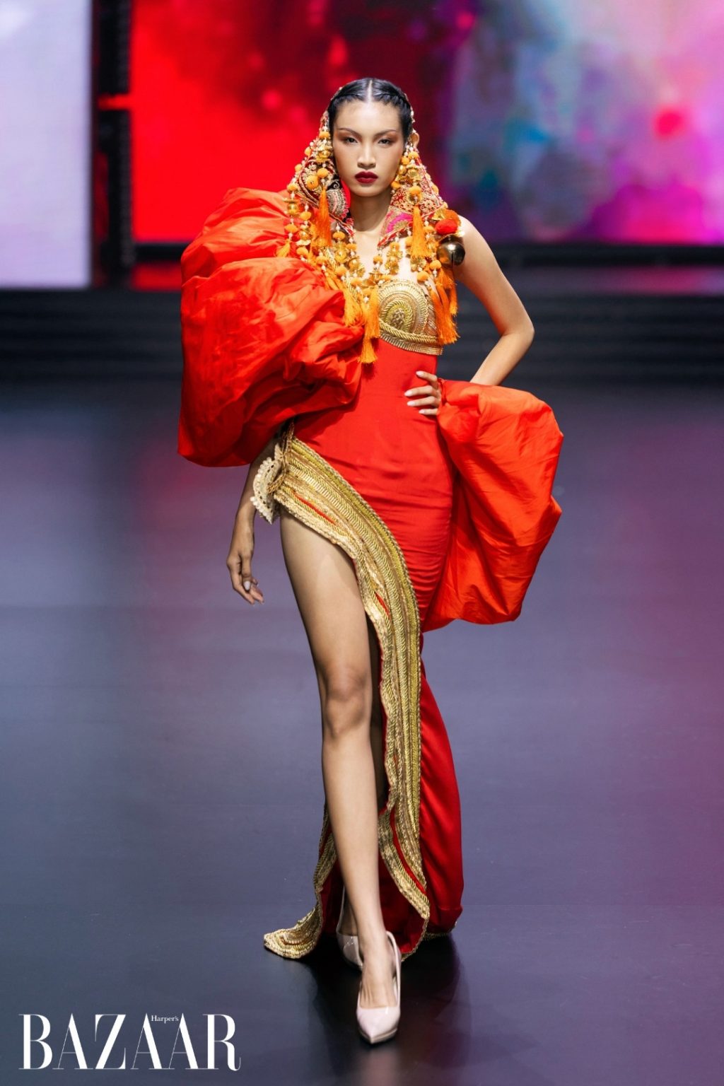 Bùi Quỳnh Hoa, Hoàng Nhung là nữ thần lễ hội của NTK Frederick Lee ...