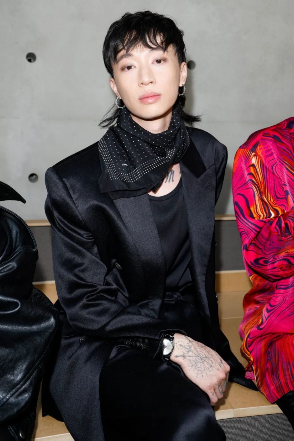 keshi dự show Saint Laurent Xuân Hè 2026 cùng Cha Eun Woo | Harper's Bazaar Việt Nam