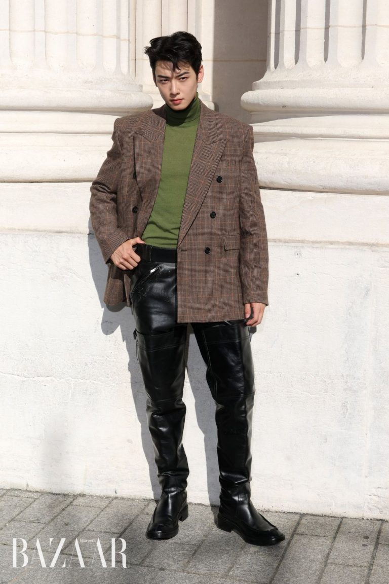 keshi dự show Saint Laurent Xuân Hè 2026 cùng Cha Eun Woo | Harper's Bazaar Việt Nam