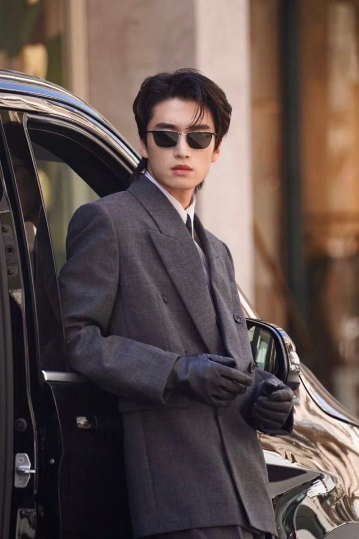 keshi dự show Saint Laurent Xuân Hè 2026 cùng Cha Eun Woo | Harper's Bazaar Việt Nam