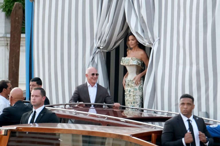 Lễ cưới của Jeff Bezos và Lauren Sánchez tại Venice | Harper's Bazaar ...