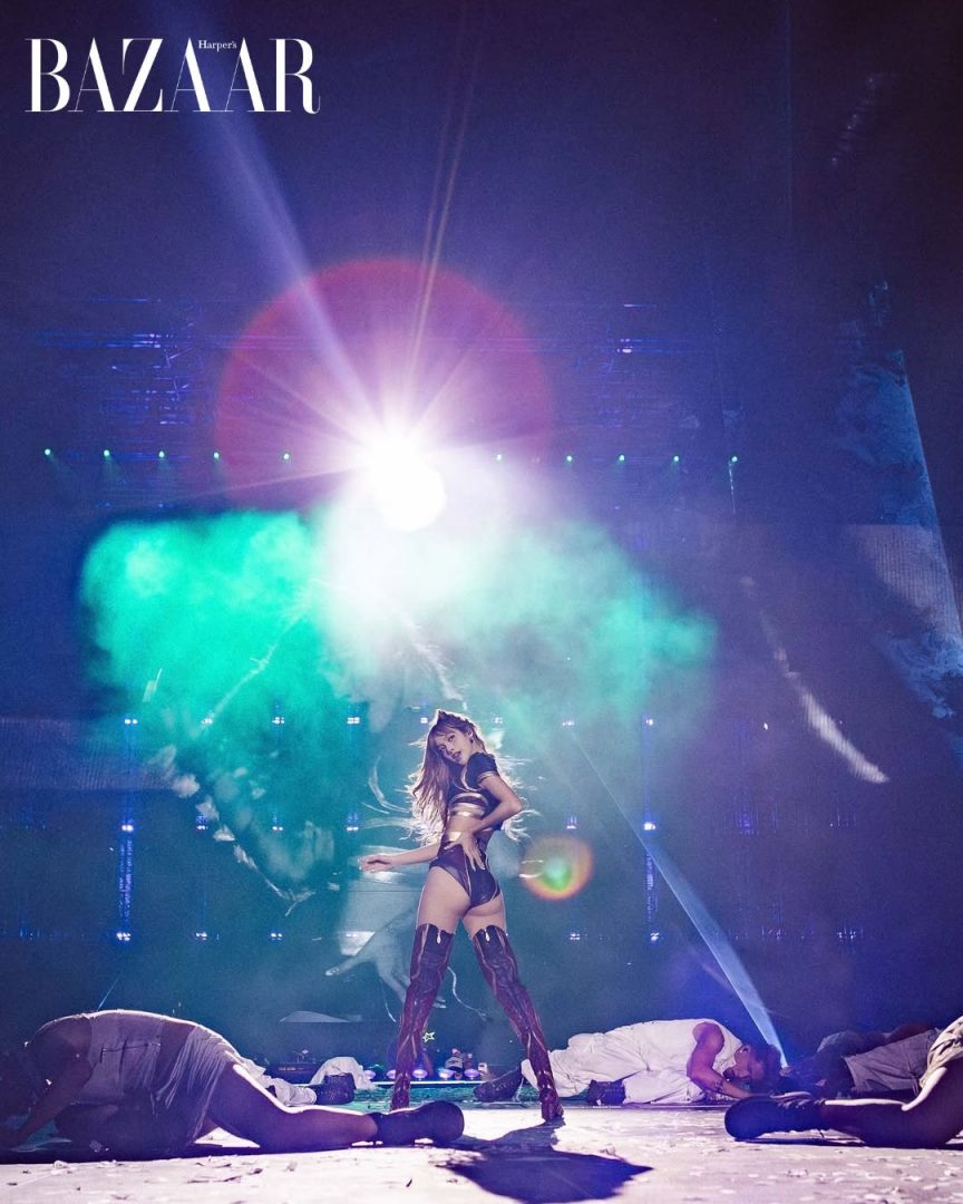 Louis Vuitton lưu diễn thế giới với hai đại sứ Lisa, Felix | Harper's ...