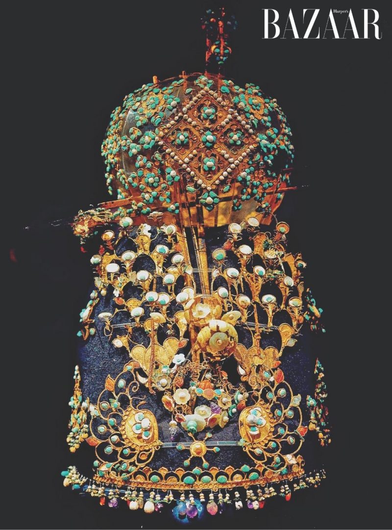 Biên niên sử những chiếc vương miện xa hoa của Trung Hoa | Harper's ...