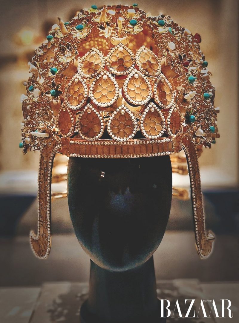 Biên niên sử những chiếc vương miện xa hoa của Trung Hoa | Harper's ...