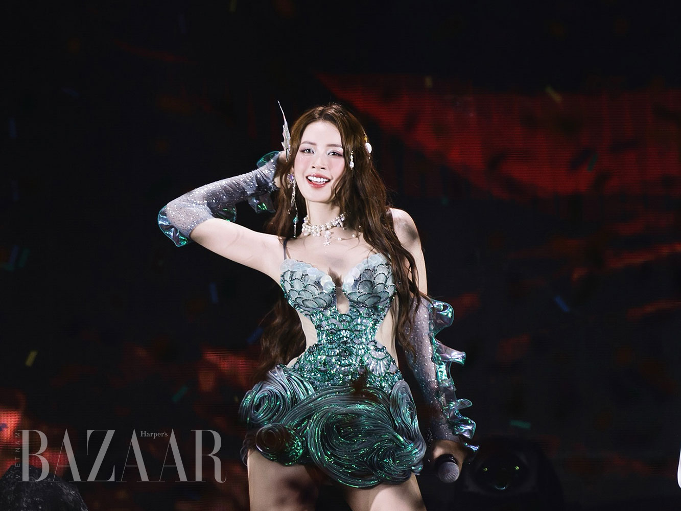 Chi Pu hóa mỹ nhân ngư lộng lẫy tại đại tiệc âm nhạc | Harper's Bazaar ...