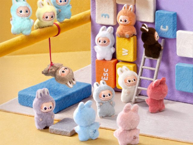 Labubu phiên bản mini cháy hàng trong ngày đầu ra mắt | Harper's Bazaar ...