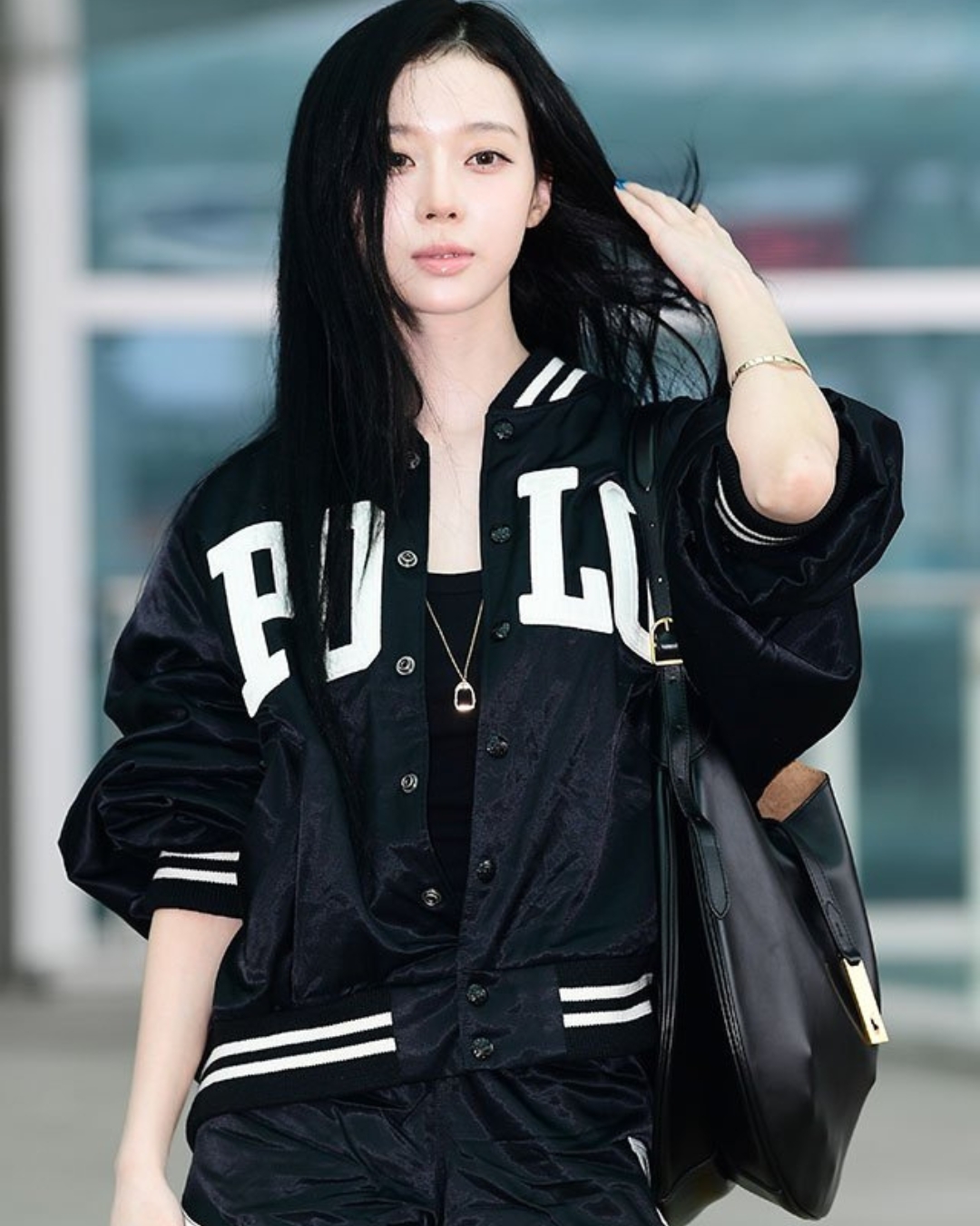 Đón thu như Winter (aespa) với bản phối Ralph Lauren | Harper's Bazaar Việt Nam