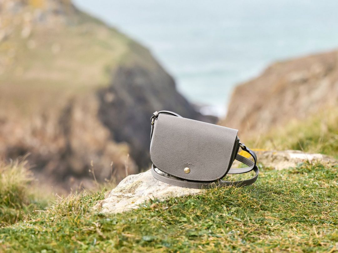 Longchamp ra mắt website mua hàng chính hãng tại Việt Nam | Harper's ...