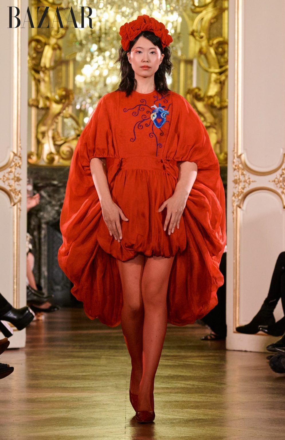 Hà Linh Thư ra mắt BST Xuân Hè 2026 ở Paris | Harper's Bazaar Việt Nam