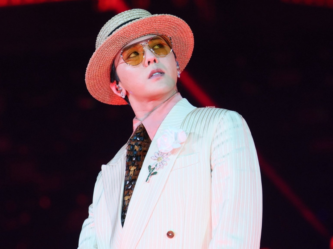 G-Dragon "debut" suit mới tại concert Übermensch Hà Nội | Harper's ...