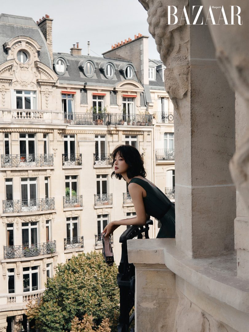 Tân Chỉ Lôi trở thành đại sứ toàn cầu của Roger Vivier | Harper's ...