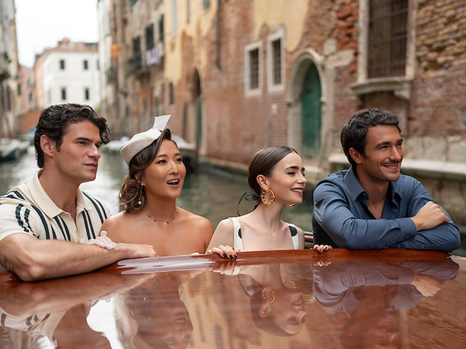 Thời trang của Lily Collins trong Emily in Paris mùa 5 | Harper's ...