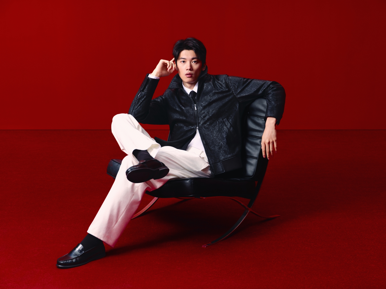 BOSS đón Tết Bính Ngọ 2026 với BST khoe bản sắc thủ công | Harper's ...