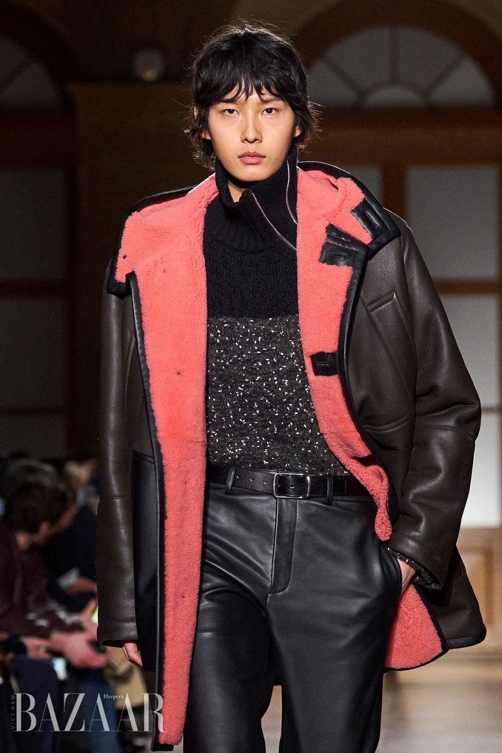 Hermès Men Thu Đông 2026: Véronique Nichanian chào tạm biệt | Harper's ...