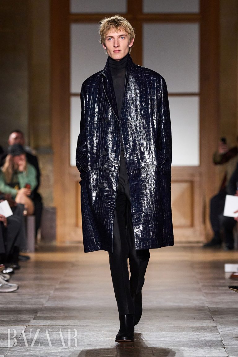 Hermès Men Thu Đông 2026: Véronique Nichanian chào tạm biệt | Harper's ...