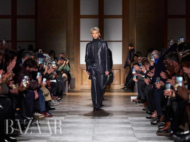 Hermès Men Thu Đông 2026: Véronique Nichanian chào tạm biệt | Harper's ...