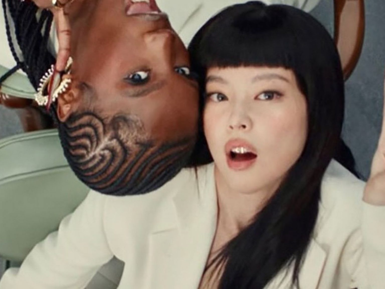 Ekip làm nên loạt hit của Jennie và Eminem bắt tay Sienna Spiro