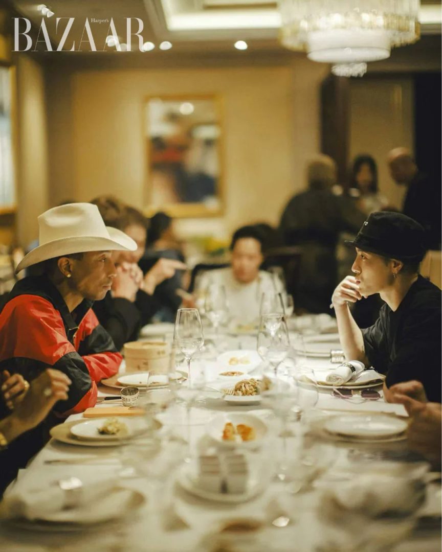 Jackson Wang bắt tay Pharrell Williams ra mắt ca khúc mới tại show ...