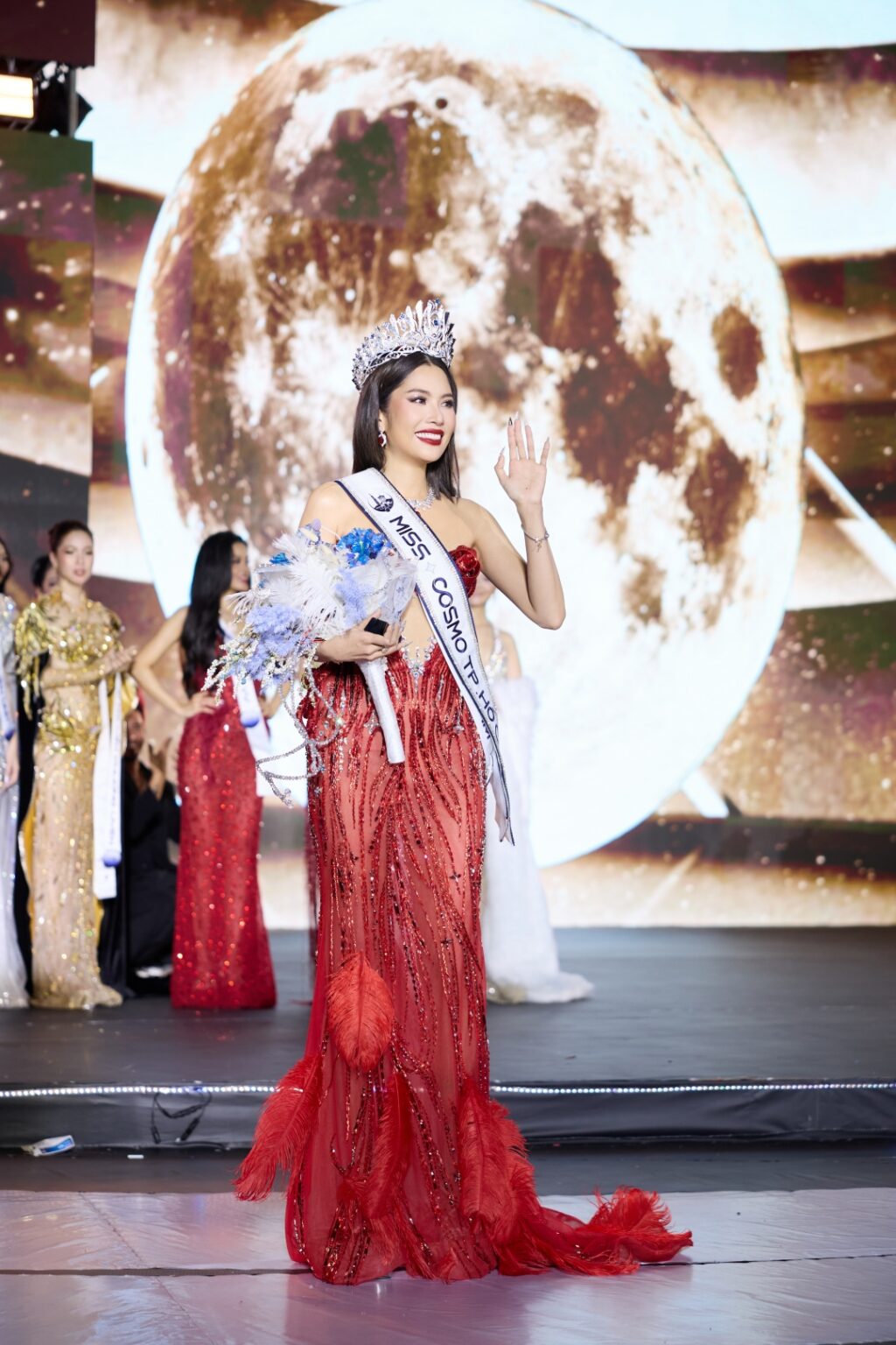 Hành trình đăng quang Miss Cosmo TP.HCM của Lệ